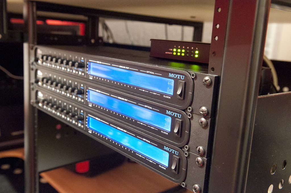 MOTU AVB 8M INTERFACCIA AUDIO THUNDERBOLT / AVB / USB CON 8 ...