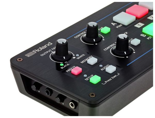 ROLAND V1 SDI MIXER VIDEO 3G-SDI SWITCHER VIDEO - SuonoStore.com
