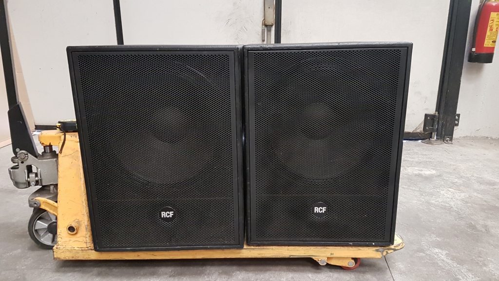 RCF 4PRO 8003 AS COPPIA SUBWOOFER ATTIVI 18" 1000 WATT USATO ...